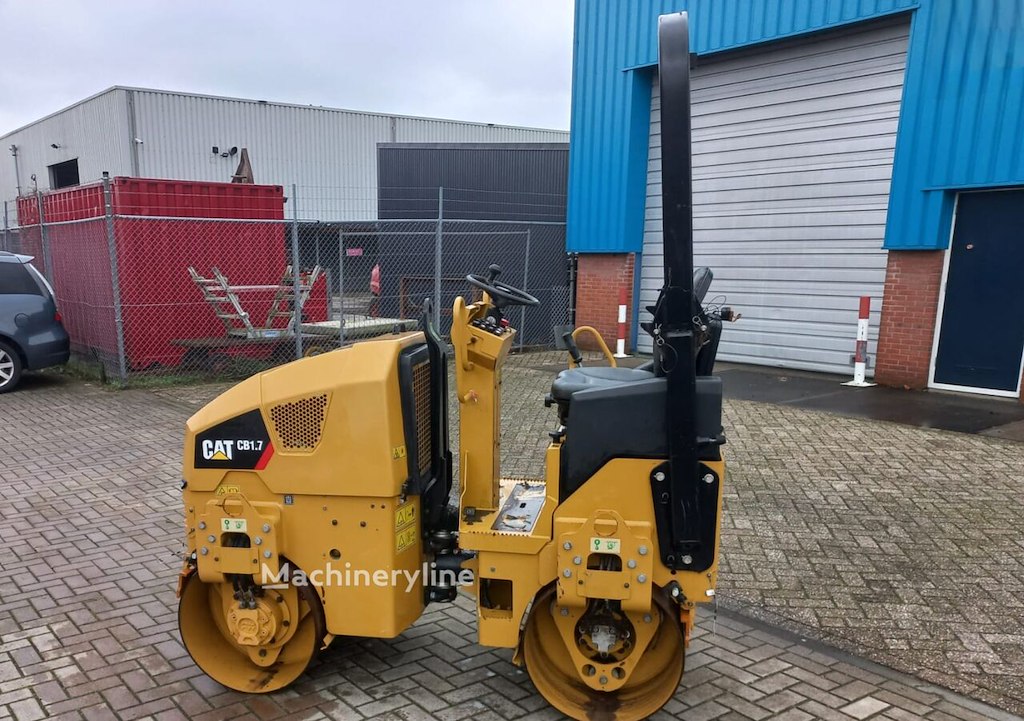 Caterpillar CB1.7 valjak za asfalt