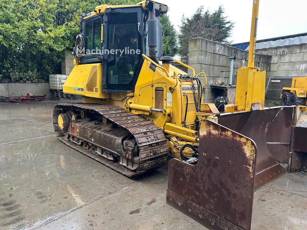Komatsu D51EX-22 buldožer