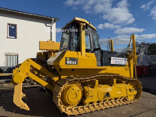 Komatsu D65-EX12 buldožer