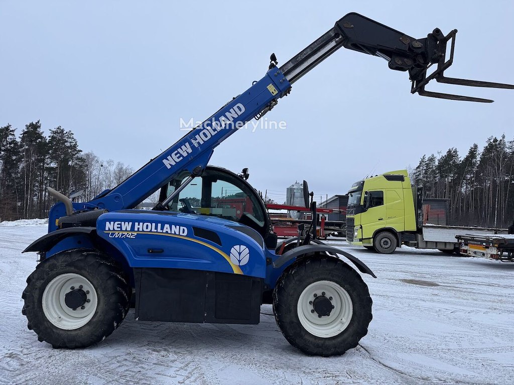 New Holland LM 7.42 teleskopski utovarivač