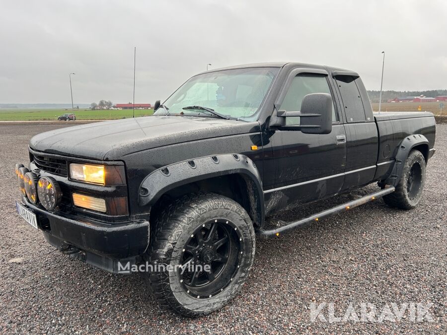 Prodaje se Chevrolet Silverado 1500 makazastu platformu na aukciji