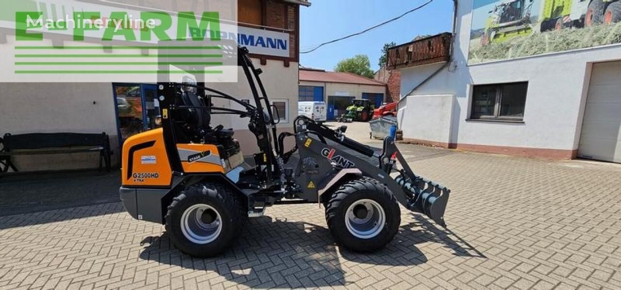 Giant g 2500 x-traHD Y multifunkcionalni utovarivač