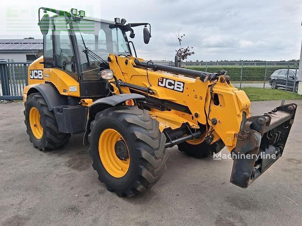 JCB tm 320s teleskopski prednji utovarivač