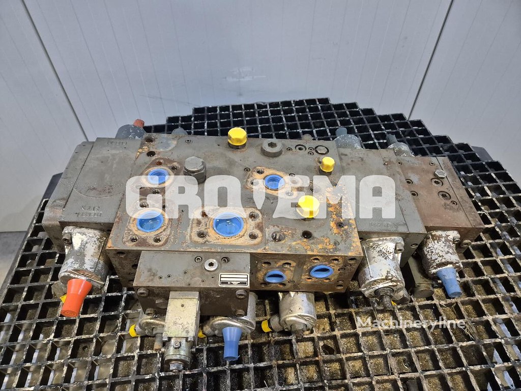 Liebherr VALVE BLOCK 10011279-10331510 glava cilindra za građevinske mašine