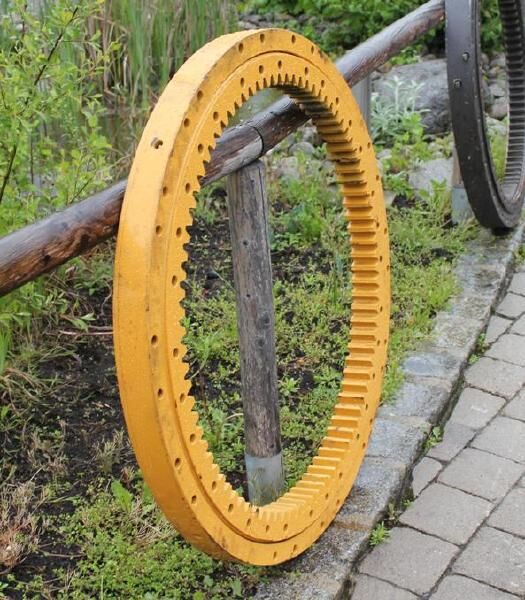 Coroană de rotire second hand pentru excavator Liebherr R310B/R3 okretni prsten za građevinske mašine