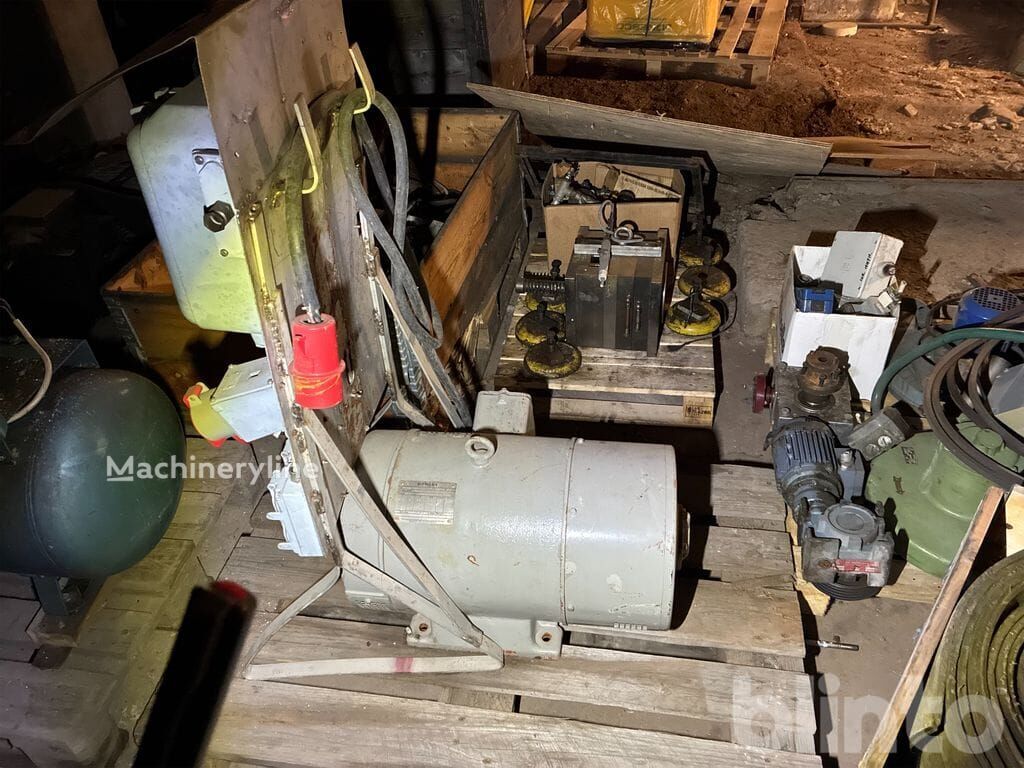 Prodaje se Siemens 1FC4 B3 benzinski generator na aukciji