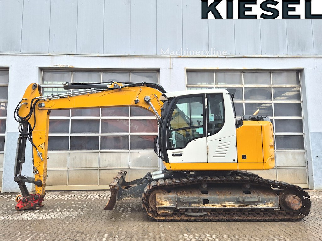 Liebherr R914 Compact bager guseničar