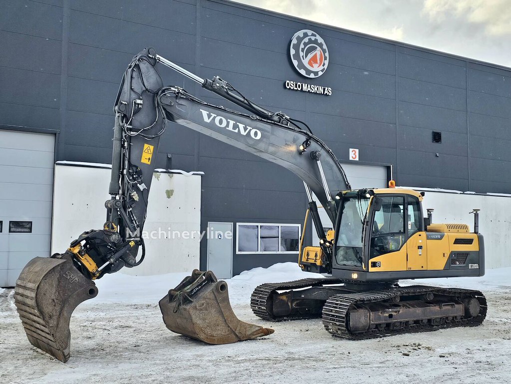 Volvo EC220 DL, 2012 Model, Rototilt, 2 Buckets, GPS, Central Lubricat bager guseničar