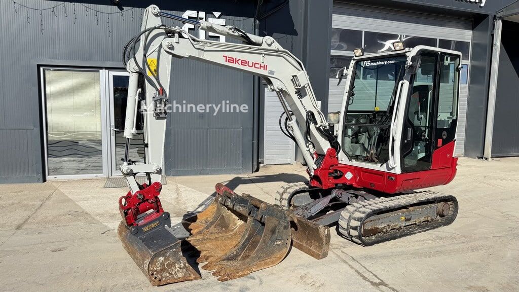 Takeuchi TB240 mini bager