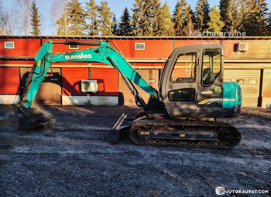 Prodaje se Sunward SWE80, Diesel Excavator, Akaa midi bager na aukciji
