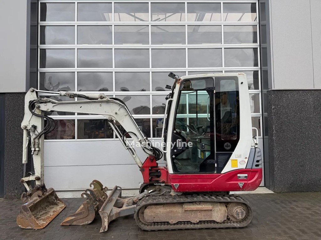 Takeuchi TB228 mini bager