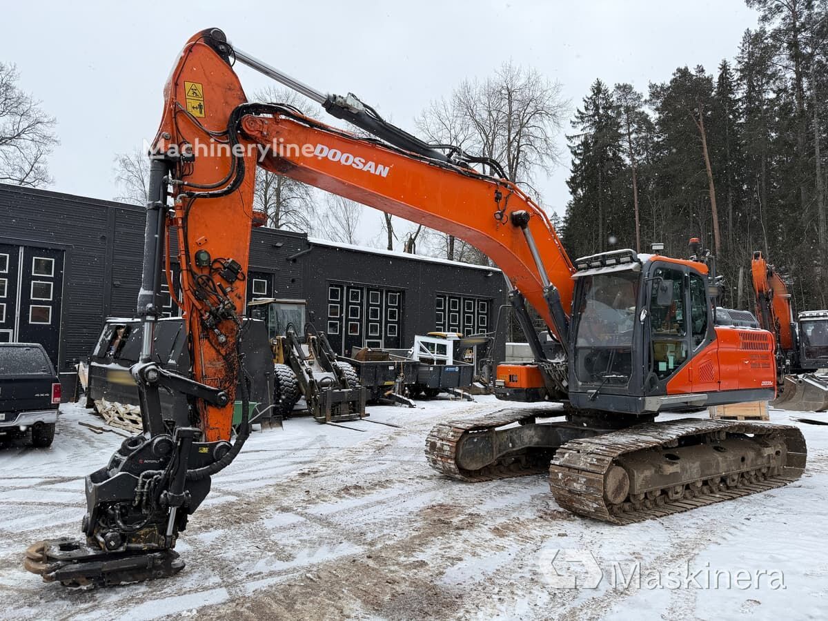 Prodaje se Doosan DX235LC-5 bager guseničar na aukciji