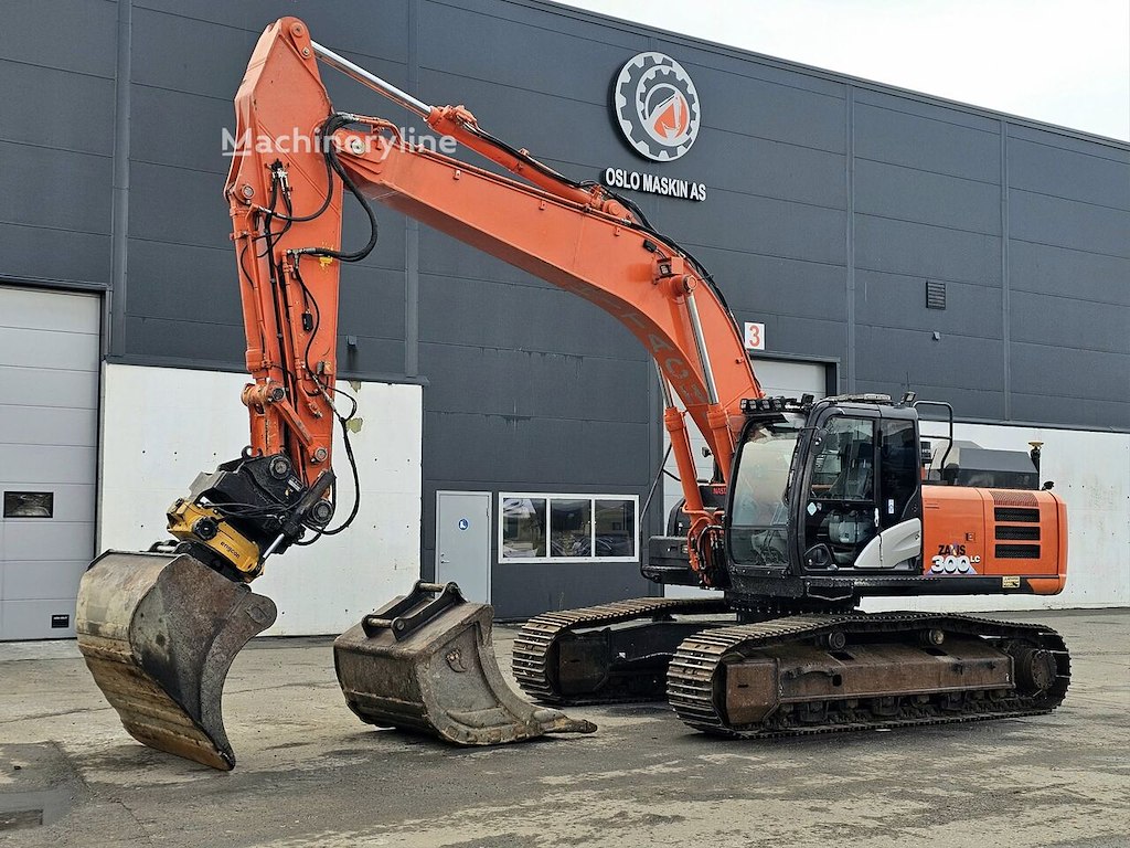 Hitachi ZX300 LC-6 bager guseničar