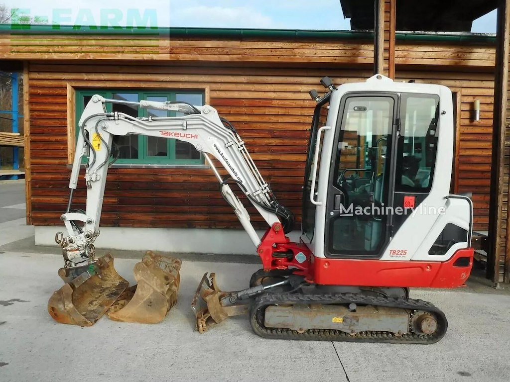 Takeuchi TB225 mini bager