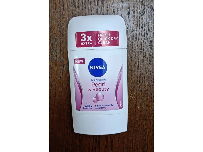Nivea ženski (poštarina 200 dinara)