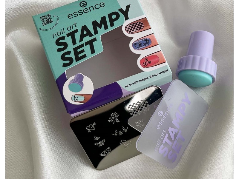ESSENCE NAIL ART STAMPY SET 01