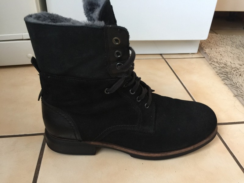 UGG muške čizme 45,5 ORIGINAL par puta obuvene