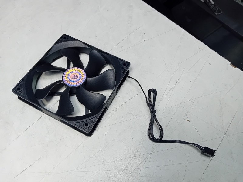 12cm ventilator cooler master ispravan