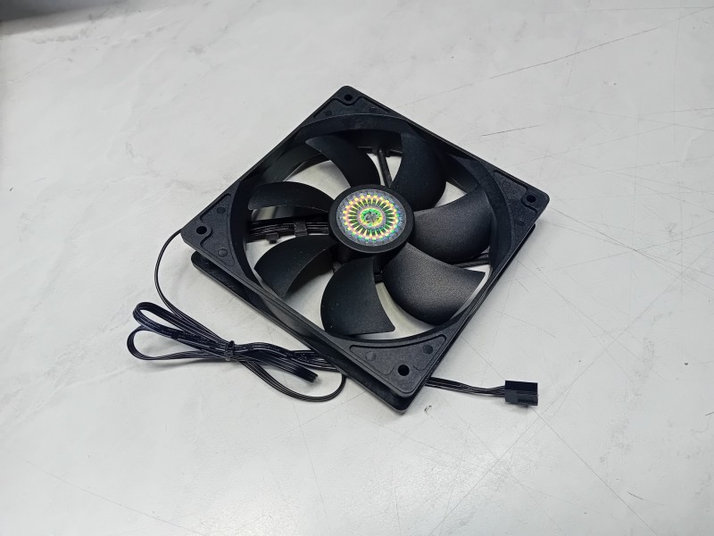 12cm ventilator cooler master ispravan