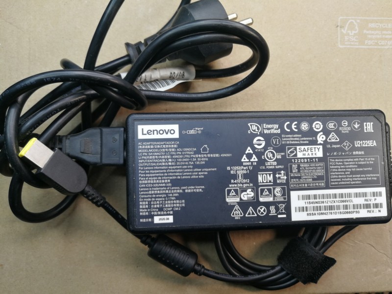Adapter Lenovo ADL135NDC3A 20V --- 6,75A 135W