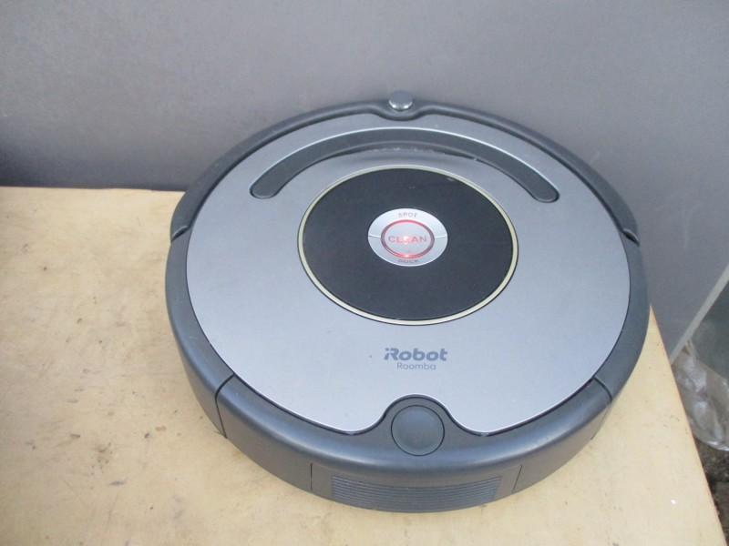 iROBOT Roomba 616 -ROBOT usisivac sa bazom- citaj opis