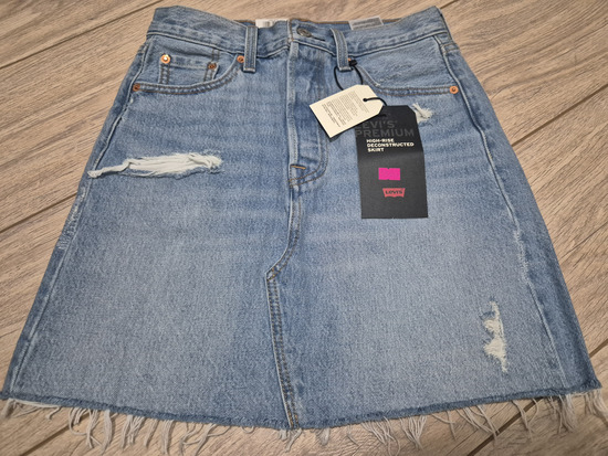 Levis suknja 26
