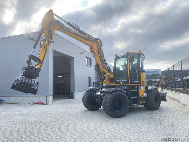 Točkaš bager
JCB HYDRADIG 110W