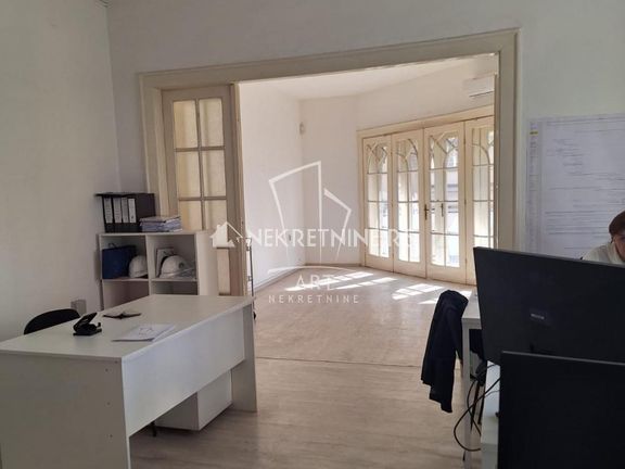 U samom centru grada PP, mereno 120m2 ID#8778111