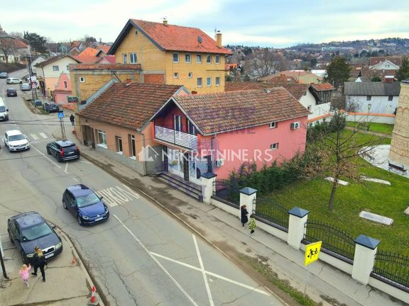 Kuca u centru Sremske Kamenice