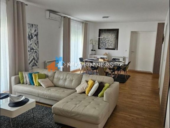 Vračar, Crveni krst, 3.0 stan, 105m2, 1100 EUR, ID 52398