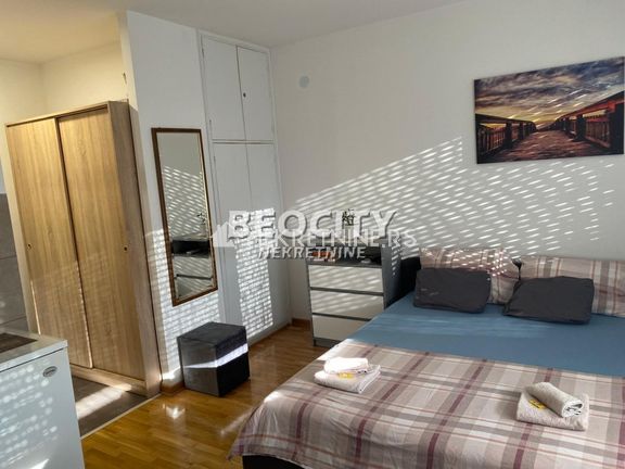 Novi Beograd, Stari Merkator, Bulevar Mihajla Pupina, 1.0, 25m2, 470EUR