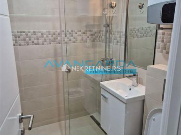 Novi Beograd, Blok 11, Hotel Jugoslavija, Bulevar Maršala Tolbuhina, 3.0 stan, 90m2, 1000 EUR