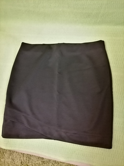 NOVA mini crna uska suknjica H&M 40