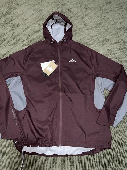 NIKE Trail Cosmic Peaks Jacket vel. M NOVO