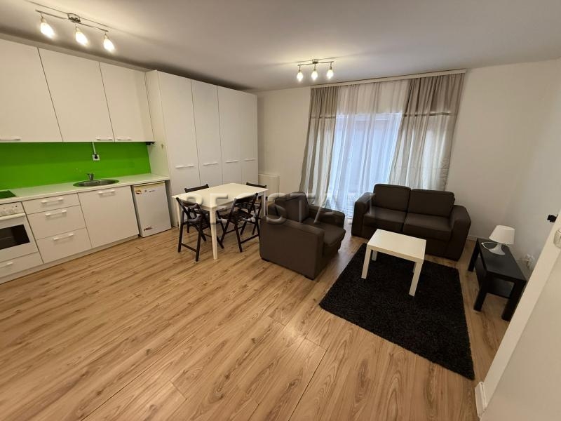 Zemun - Gornji grad #66306
330 €