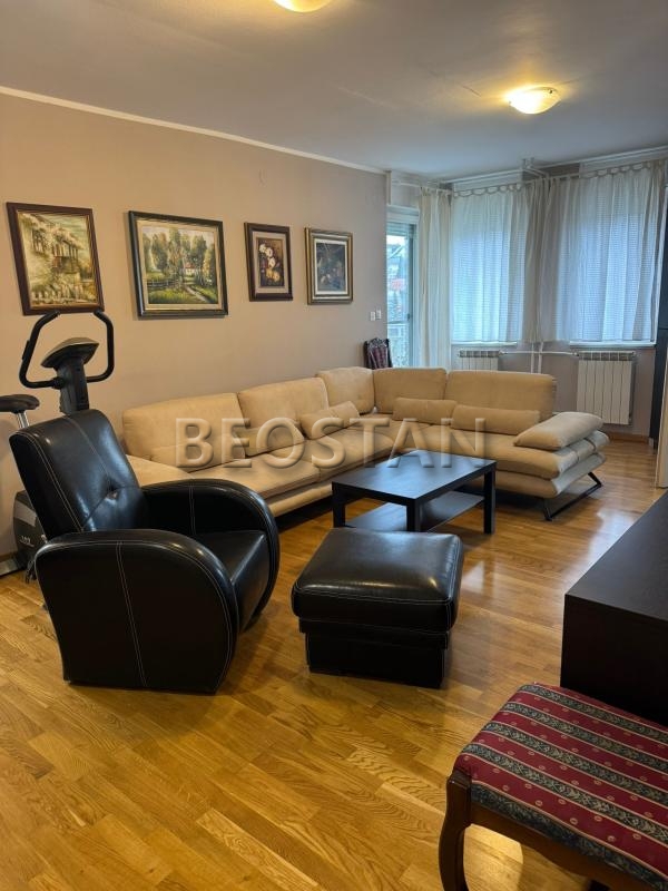 Novi Beograd - Stari merkator #66299
800 €