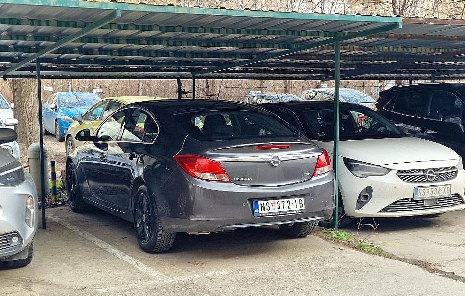 OPEL INSIGNIA Prvi vlasnik Srbija