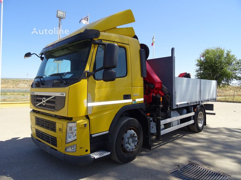 Volvo FH 330 kamion s ravnom platformom