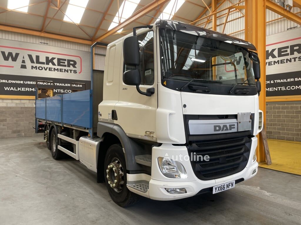 DAF CF330 kamion s ravnom platformom