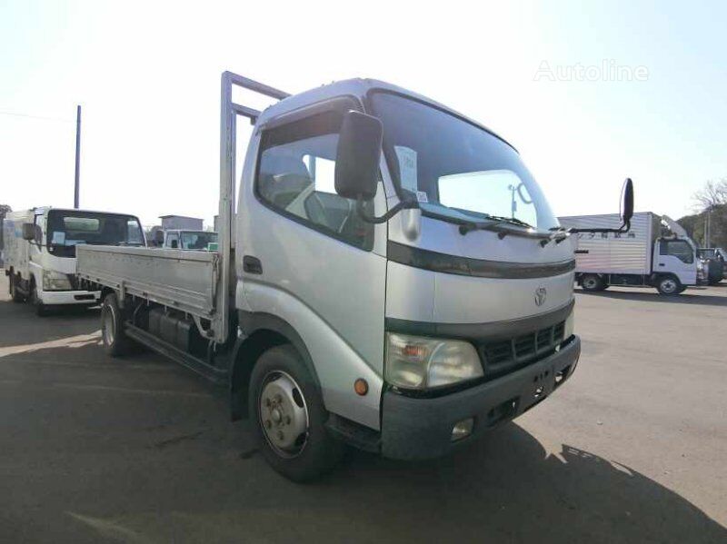 Toyota DYNA kamion s ravnom platformom