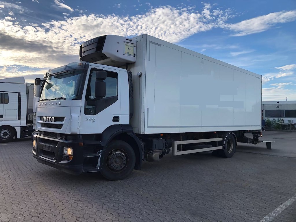 IVECO Stralis 360 65 + tail lift kamion hladnjača