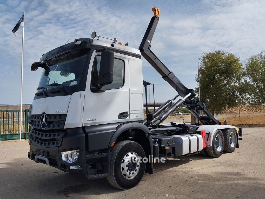Mercedes-Benz AROCS 26 51 kamion rol kiper