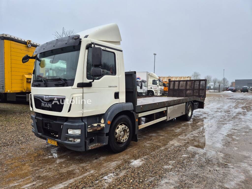 MAN TGM 18.250 // dobbelt rampe // autotransporter