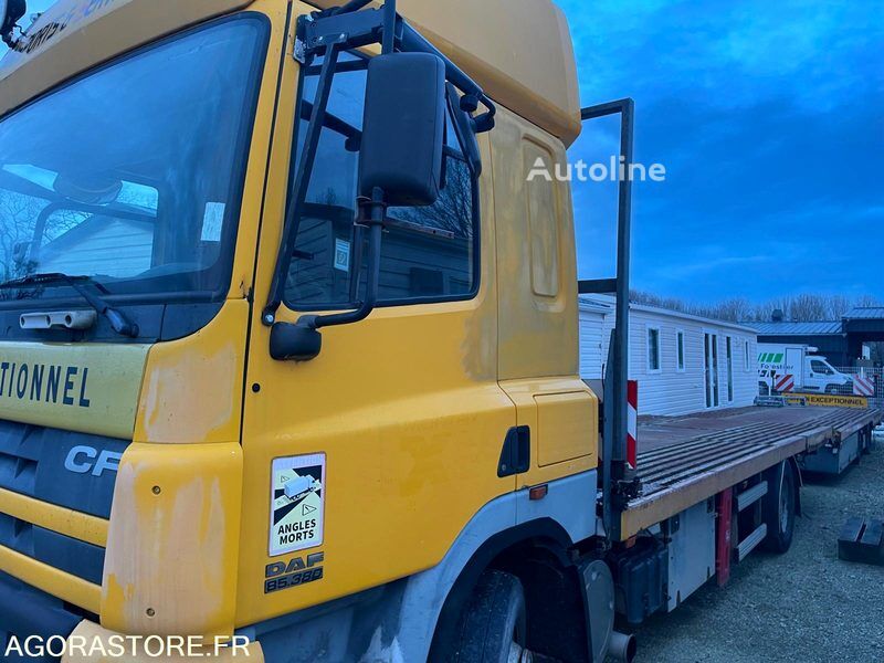 Prodaje se DAF CF 85 kamion platforme na aukciji + prikolica platforma