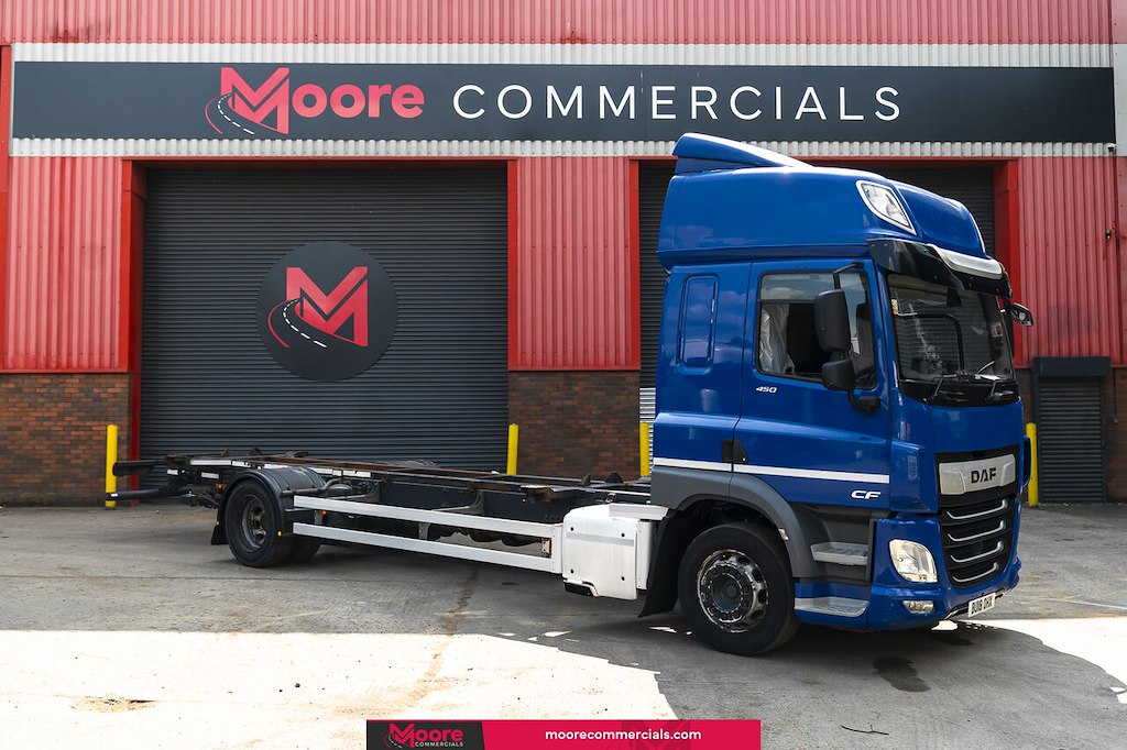 DAF CF 450 FA 18T 24FT Space Cab vozilo za prevoz kontejnera