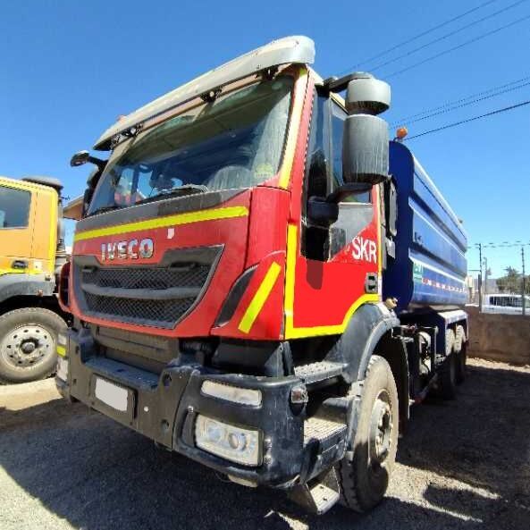 IVECO TRAKK 380 EST autocisterna