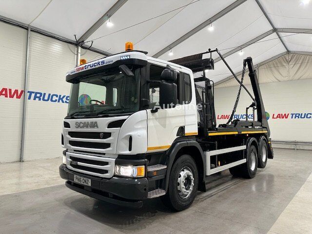 Scania P320 kamion autopodizač kontejnera