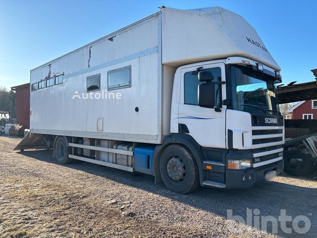 Prodaje se Scania P94LB4X2NB300 kamion za prevoz konja na aukciji