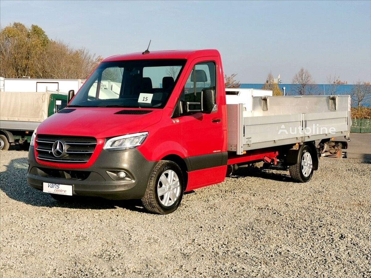 Mercedes-Benz Sprinter 319/V6 AT 4,4m/měchy/čelo/led kamion s ravnom platformom < 3.5t