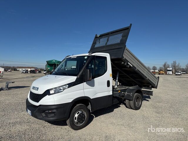 Prodaje se IVECO Daily 35-120 kamion kiper < 3.5t na aukciji